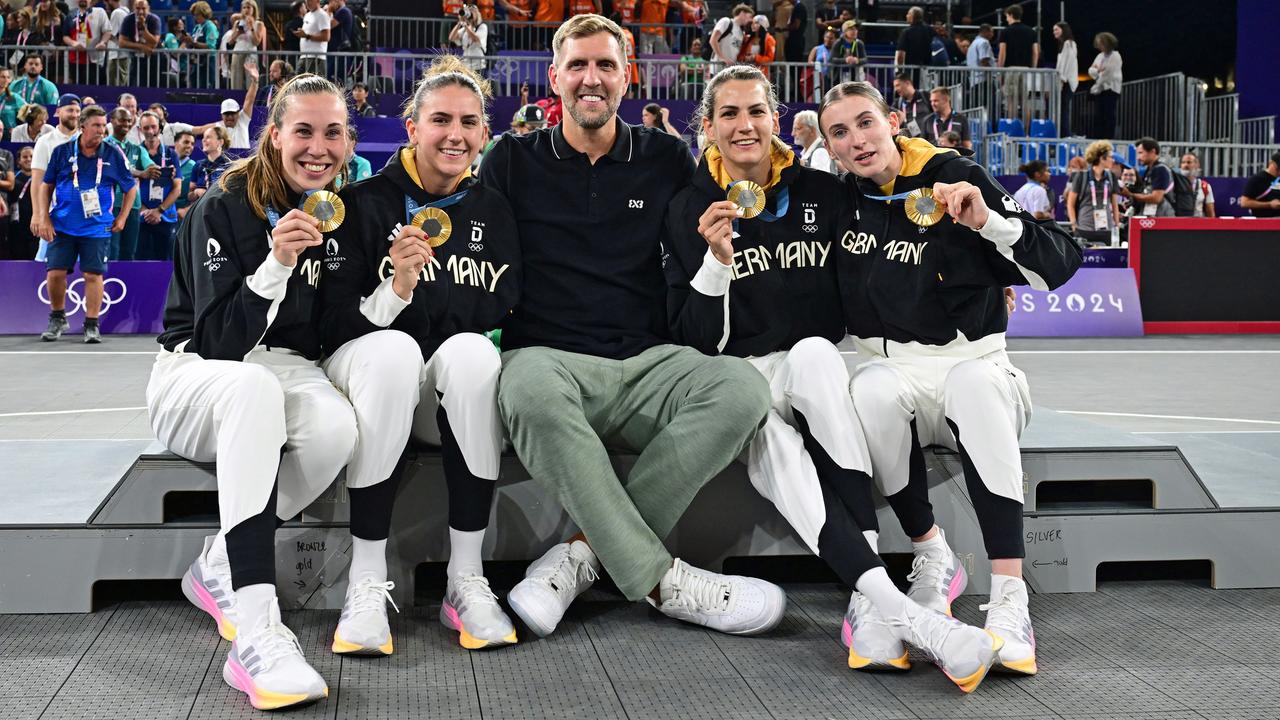 3x3-Basketball bei Olympia: Deutschland feiert Gold-Märchen mit Glücksbringer Dirk Nowitzki ...