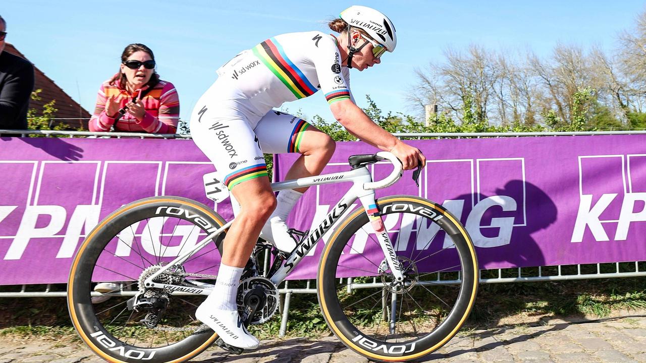 Paris-Roubaix Femmes: Lotte Kopecky - auf dem Weg in die ...