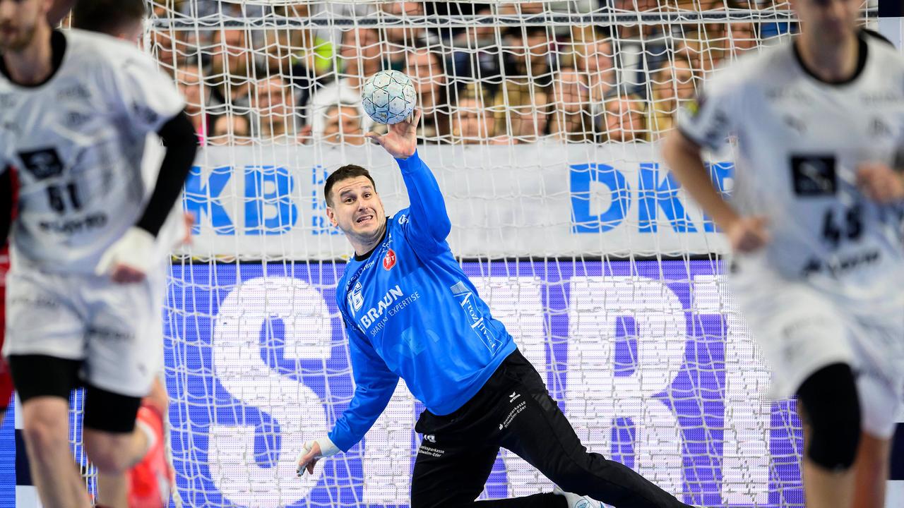 Lange Pause für Melsunger Torwart: MT Melsungen: Kreuzband- und Meniskusriss bei Keeper Nebojsa ...