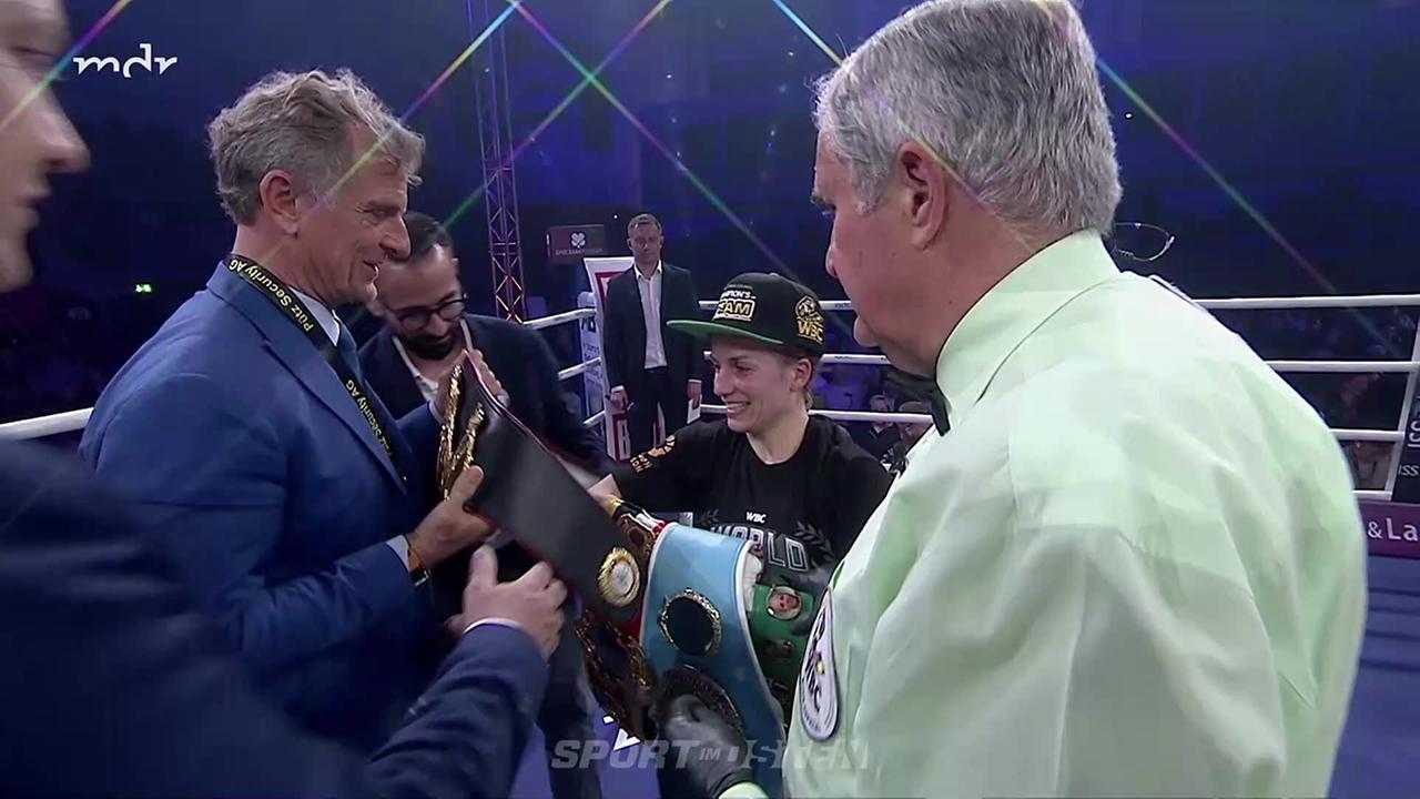 Tina Rupprecht beschert dem deutschen Boxen einen historischen Abend ...