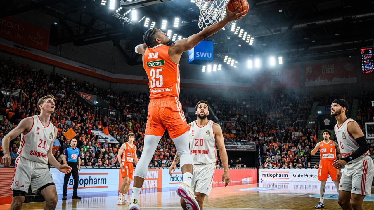Basketball: Ulm schlägt München im BBL-Spitzenspiel | sportschau.de