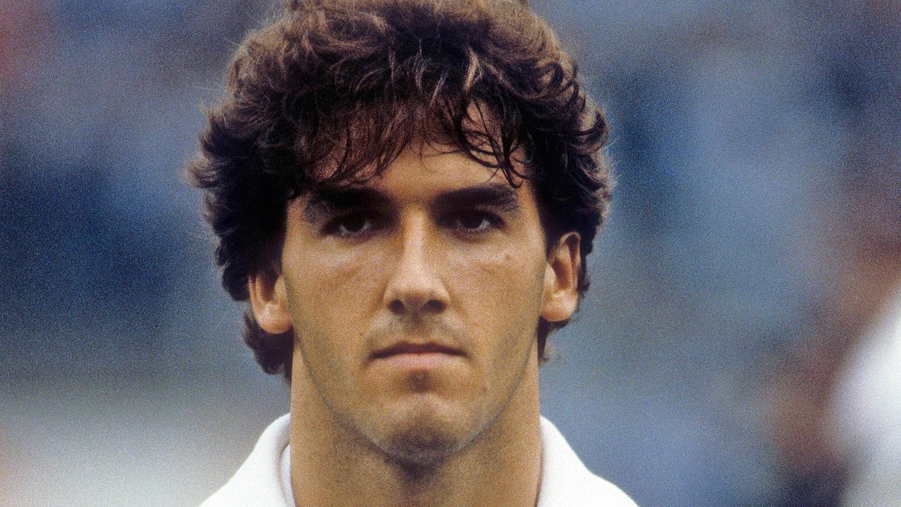 Karl-Heinz Riedle - 3 Tore | sportschau.de