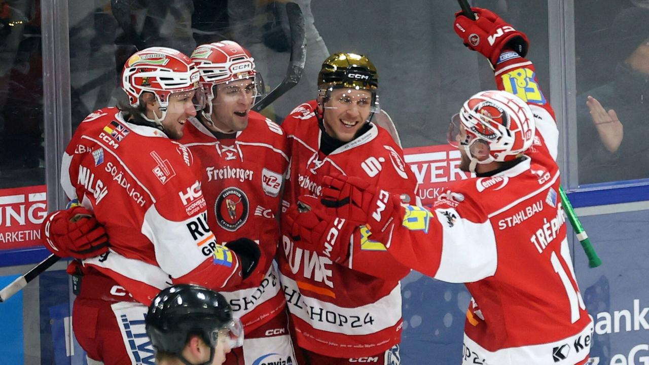 Eishockey: Eispiraten Crimmitschau gewinnen Derby gegen Lausitzer ...