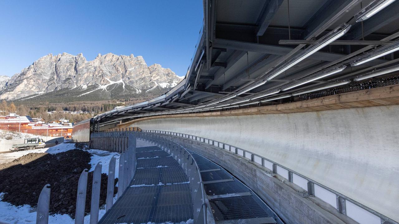 Wintersport: Cortinas Olympia-Eisbahn - bereit, aber noch nicht fertig ...