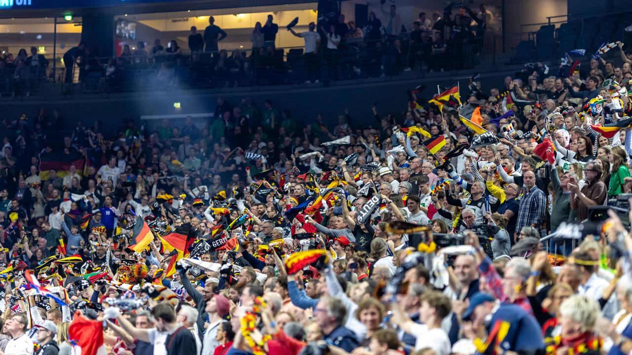 Zuschauerrekord, glückliche Spieler - Handball-EM setzt neue Maßstäbe ...