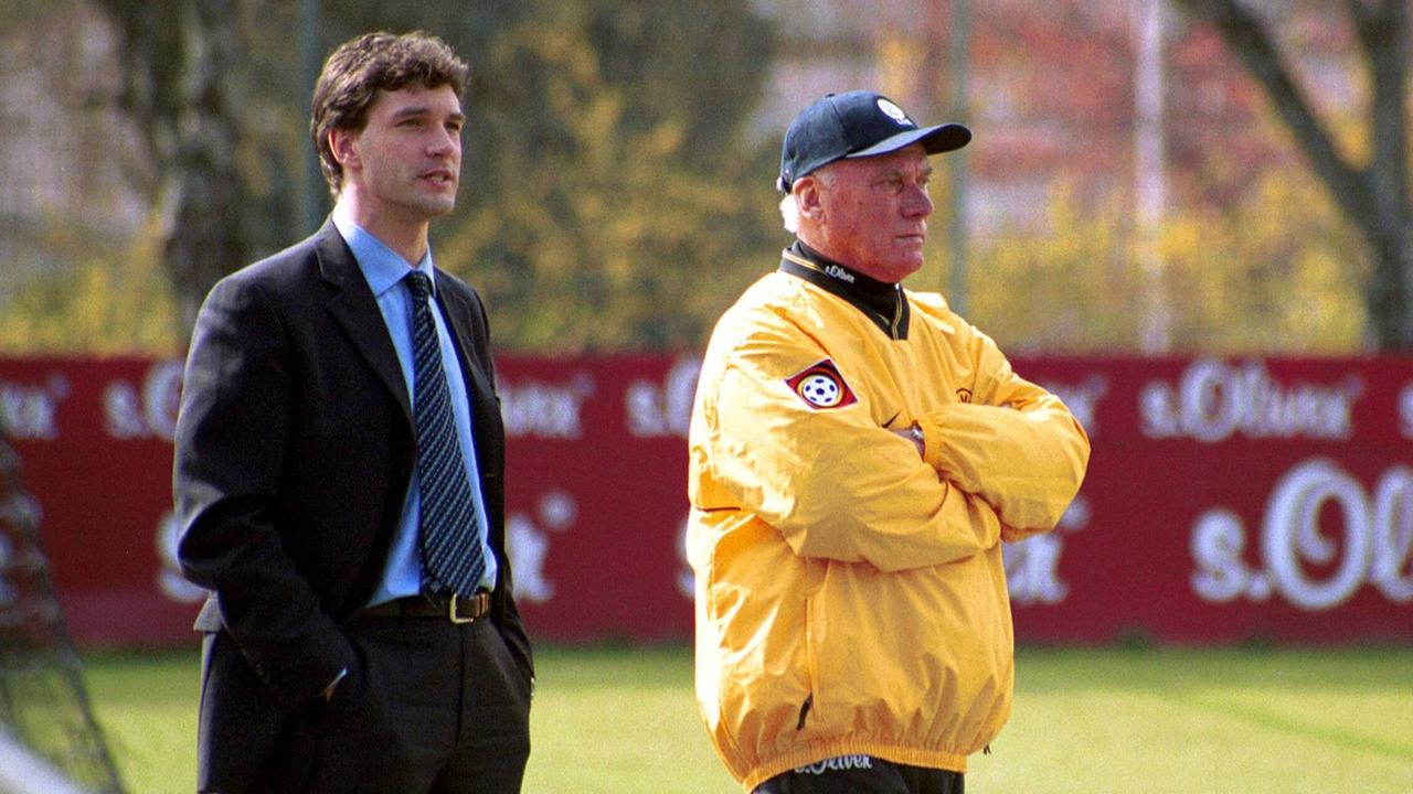 Bundesliga-Historie: Als Udo Lattek den BVB vor dem Abstieg retten sollte | sportschau.de