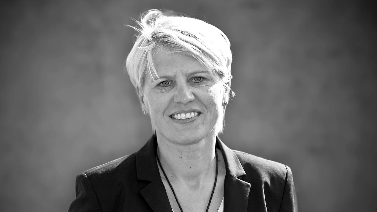 Mit nur 56 Jahren verstorben: Trauer um Ex-Nationalspielerin Doris ...
