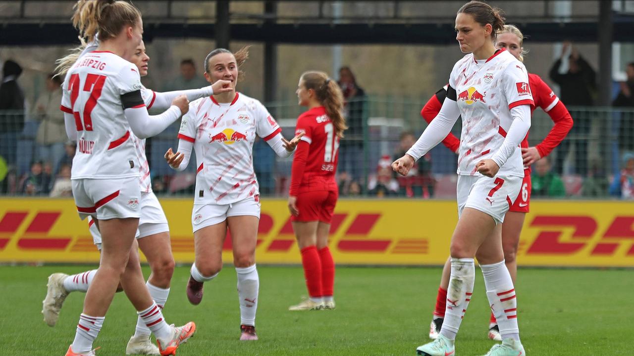 Fußball | Bundesliga (F): RB Leipzigs Frauen retten einen Punkt gegen SC Freiburg | sportschau.de