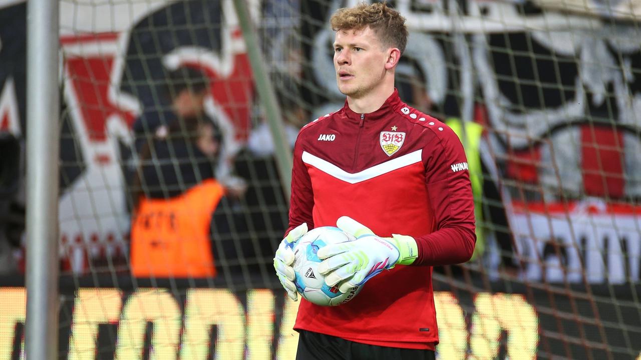 Bayern-Leihgabe: Torwartfrage beim VfB Stuttgart - Wehrle rechnet fest ...