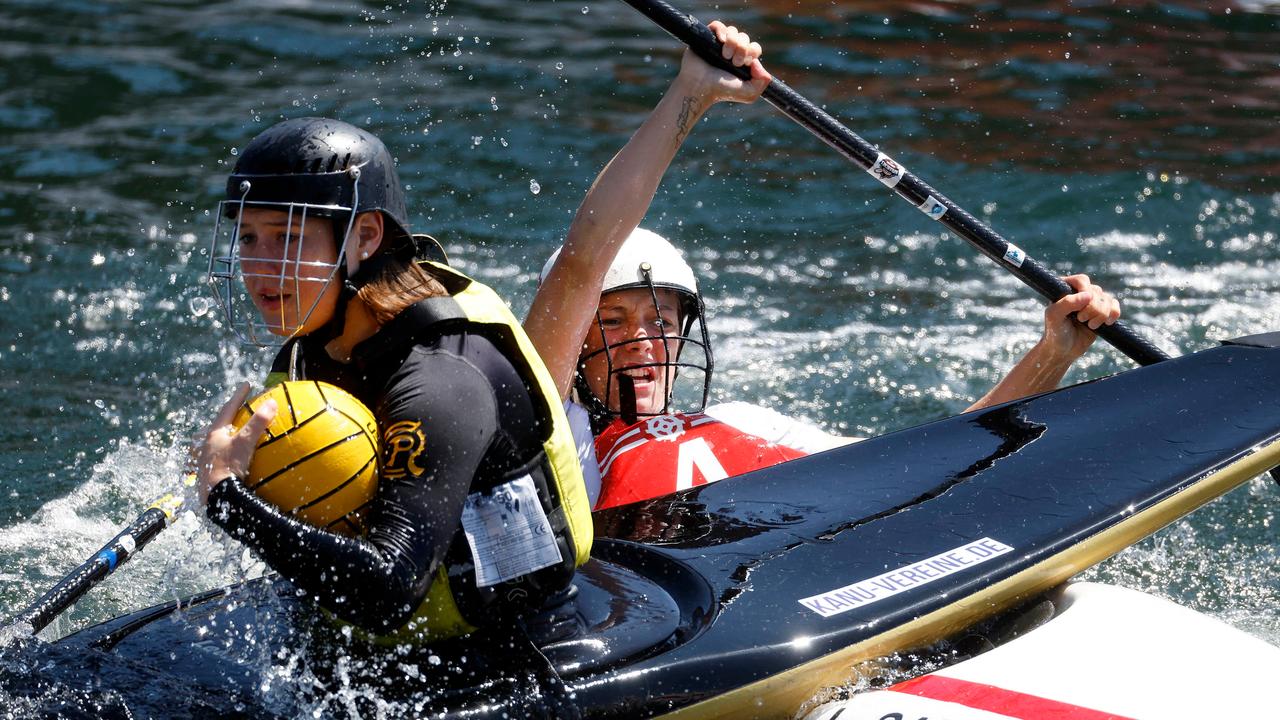 Wasser, Action und Körperkontakt: Kanupolo - ein Kontaktsport mit viel ...