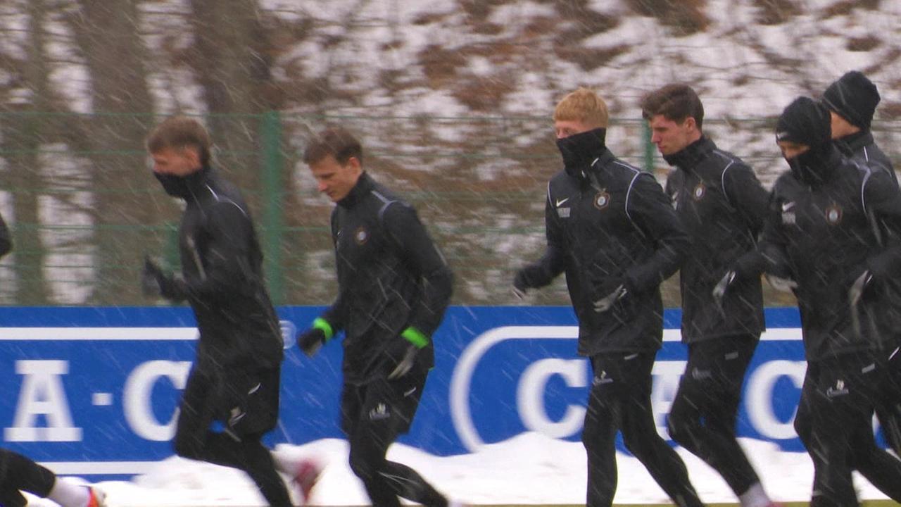 Fußball: Aue startet in die Vorbereitung auf das Spiel in Rostock ...