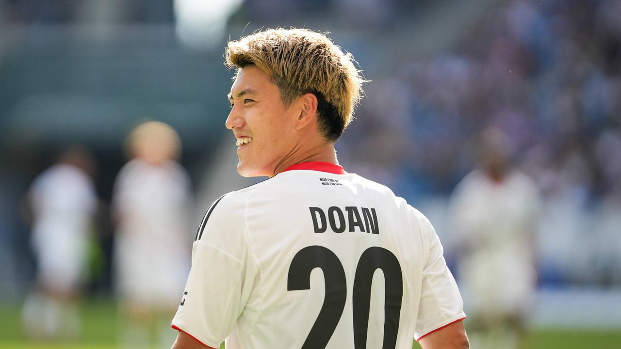 Doan lässt die Eintracht schwärmen: Alle lieben Ritsu: Doan lässt ...