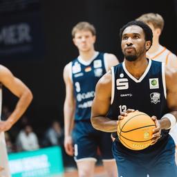 Basketball | BBL-Playoffs: Niners Chemnitz: Heidelberg klaut Spiel eins ...