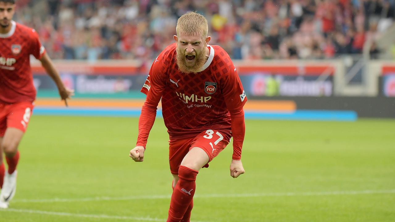 Tor des Jahres: Tor 8 - Jan-Niklas Beste | sportschau.de