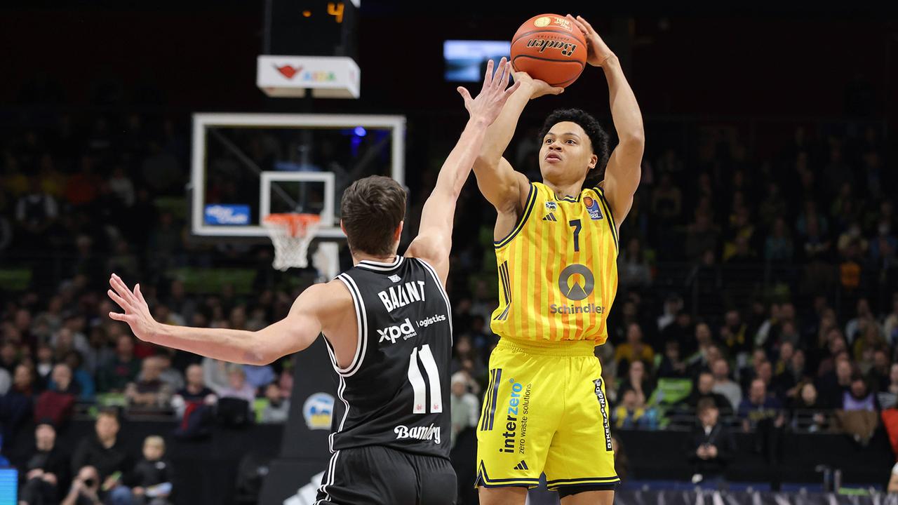 Basketball-Bundesliga: Alba gewinnt knappen Basketball-Klassiker gegen ...