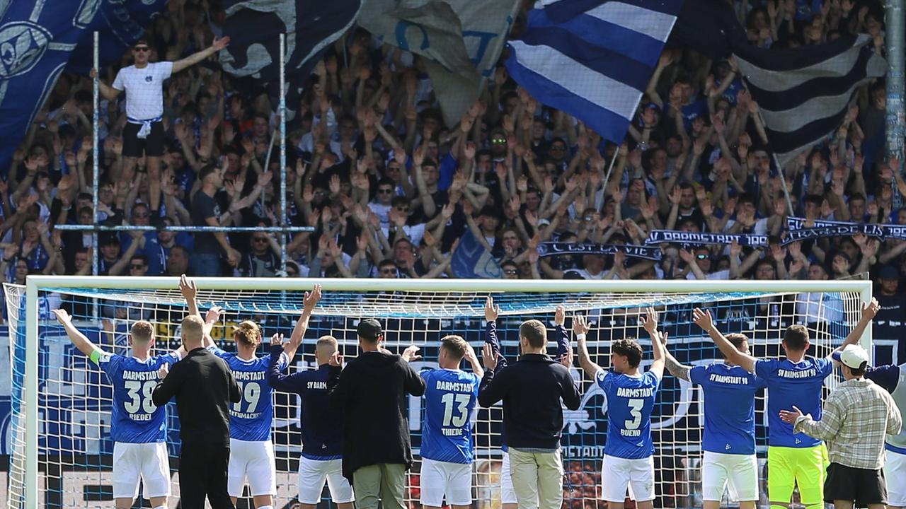 Klassenerhalt (fast) fix: Darmstadt 98 geht als gestärkte Einheit in ...