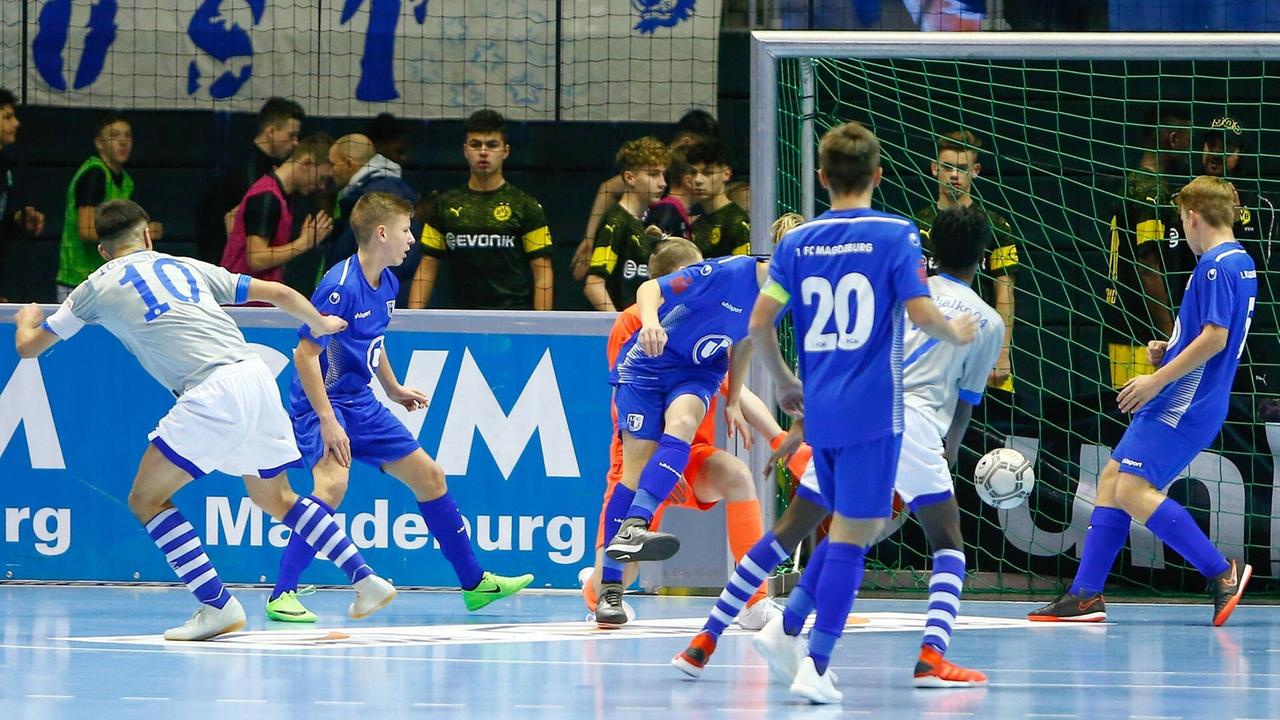 Fußball | Hallenturnier: Pape-Cup lockt internationale Topteams nach ...
