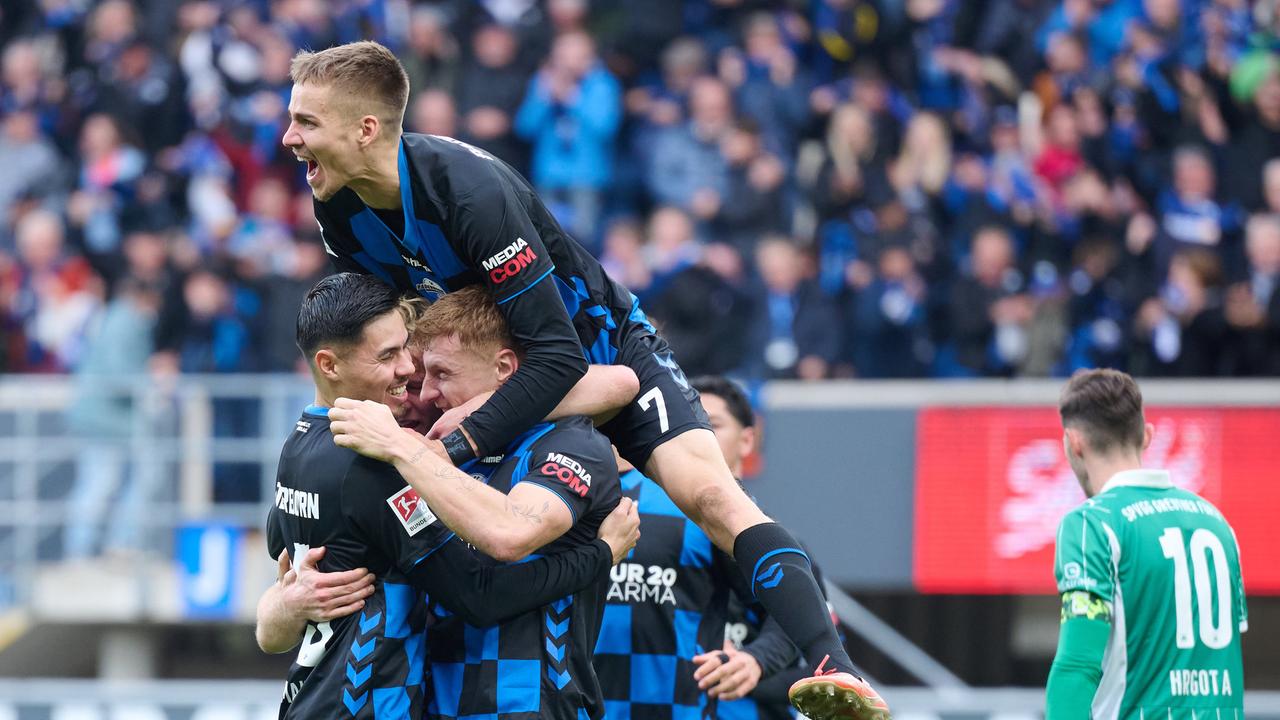 Rasante Schlussphase: Paderborn schießt sich gegen Fürth an die Spitze ...