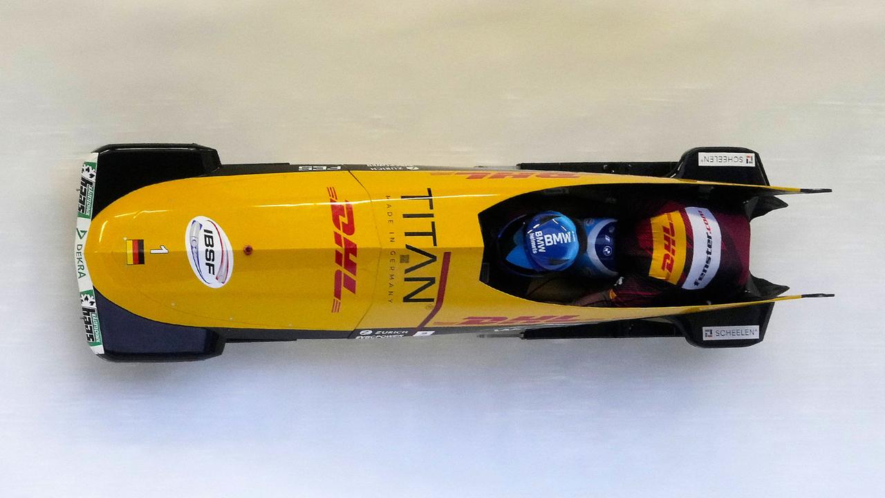 Georg Fleischhauer schiebt Zweierbob mit Johannes Lochner zum Titel ...
