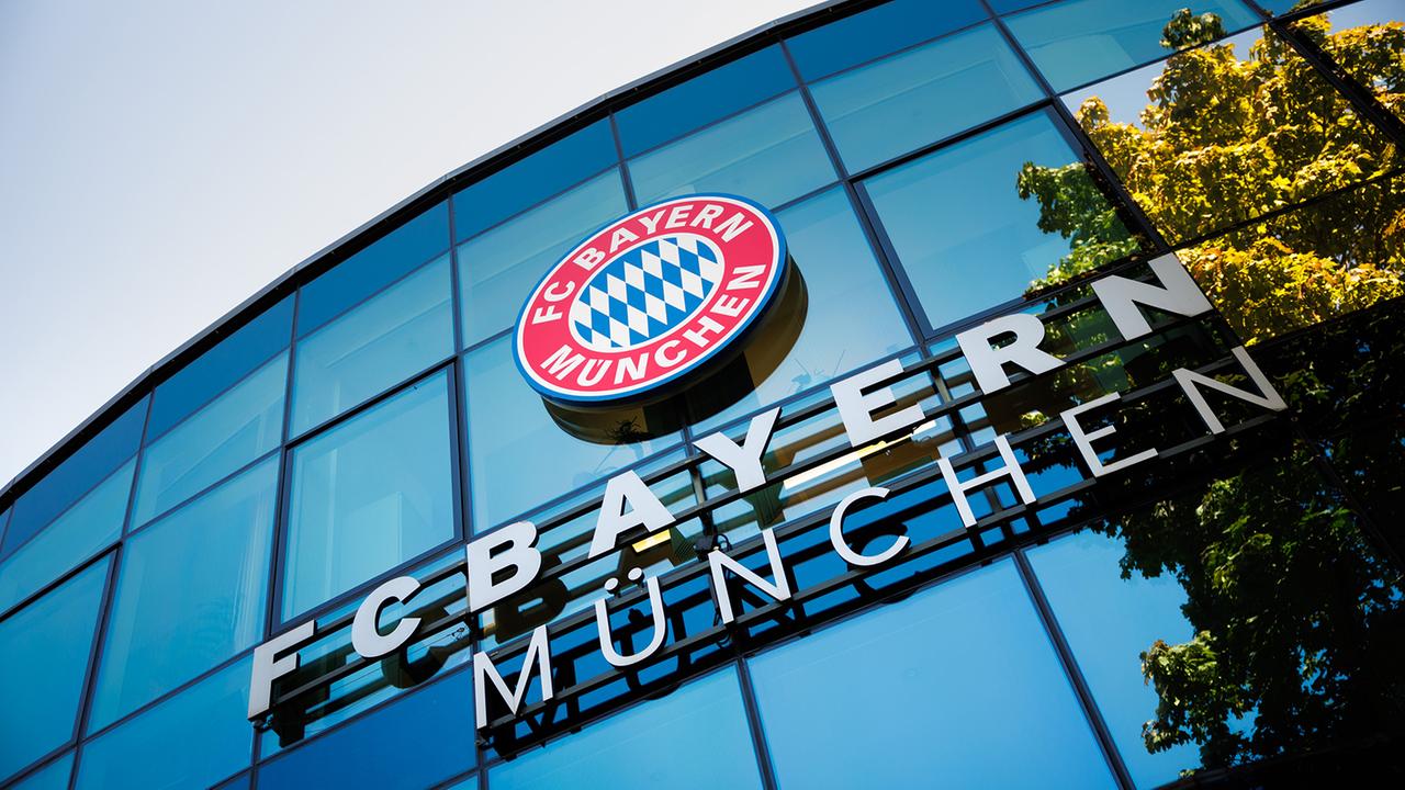 Long-Time General Counsel Michael Gerlinger Bids Farewell to FC Bayern ...