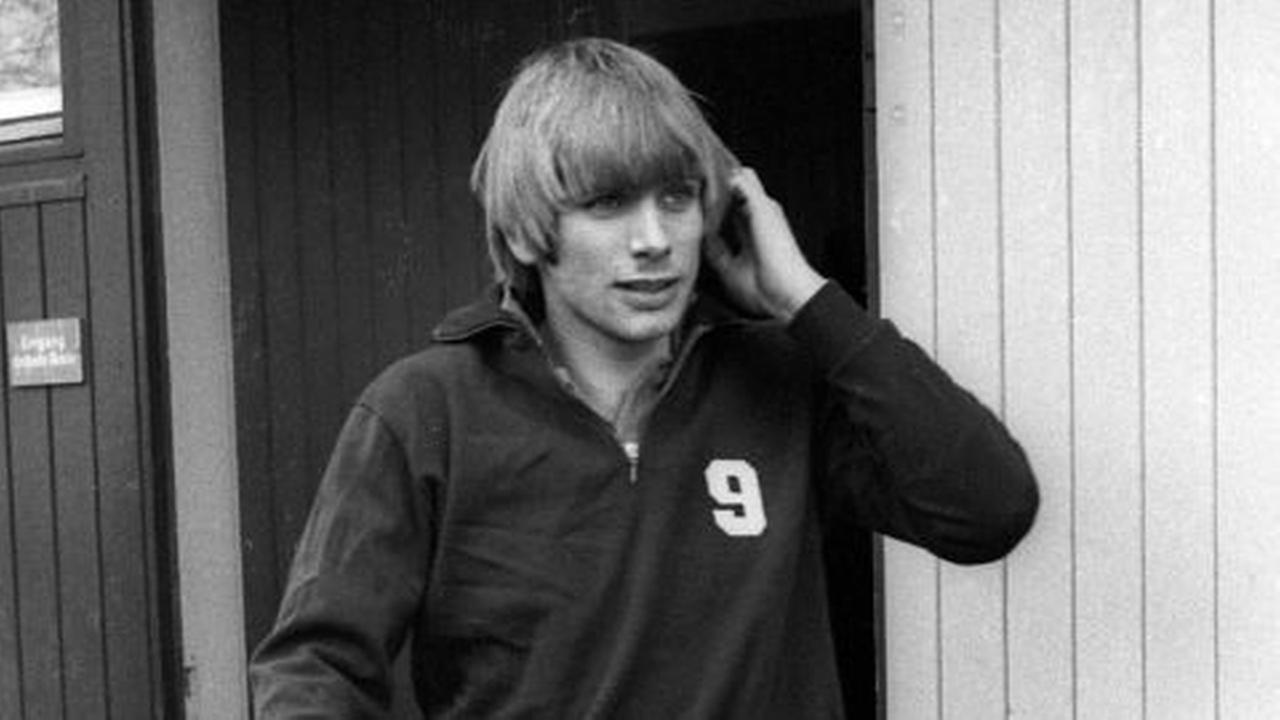 Alun Evans schießt Tor des Monats November 1971 | sportschau.de