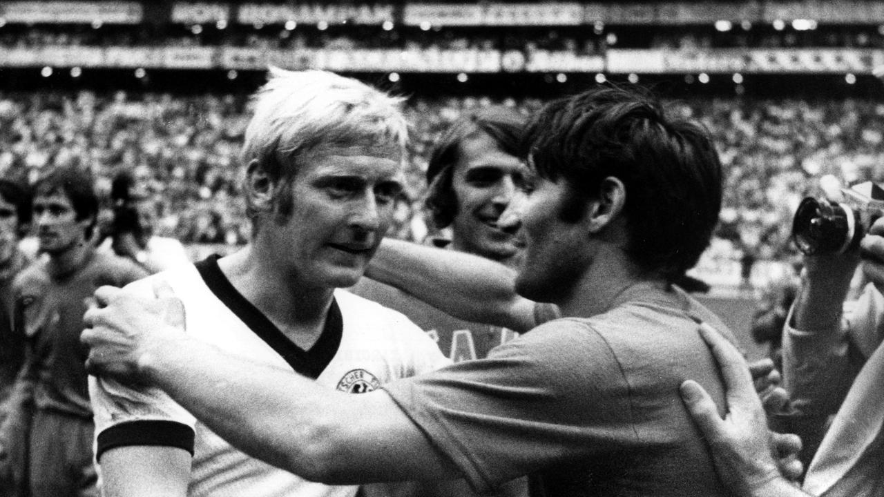 Trauer um Fußball-Idol: "Jahrhundertspiel"-Legende Schnellinger ist tot ...