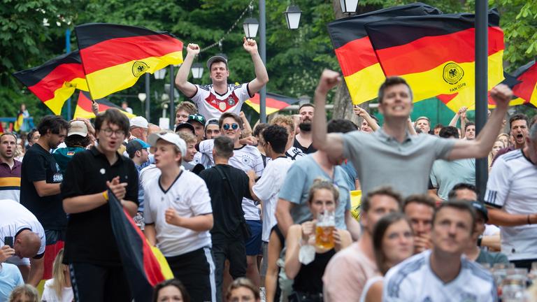 Überraschende Wende zu WM-Start: Bremen bekommt doch Public Viewing ...