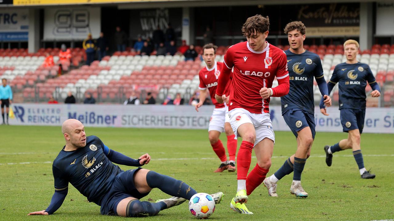 Regionalliga Nordost: Spiel gedreht: Energie Cottbus holt wichtigen Sieg gegen Rostock ...