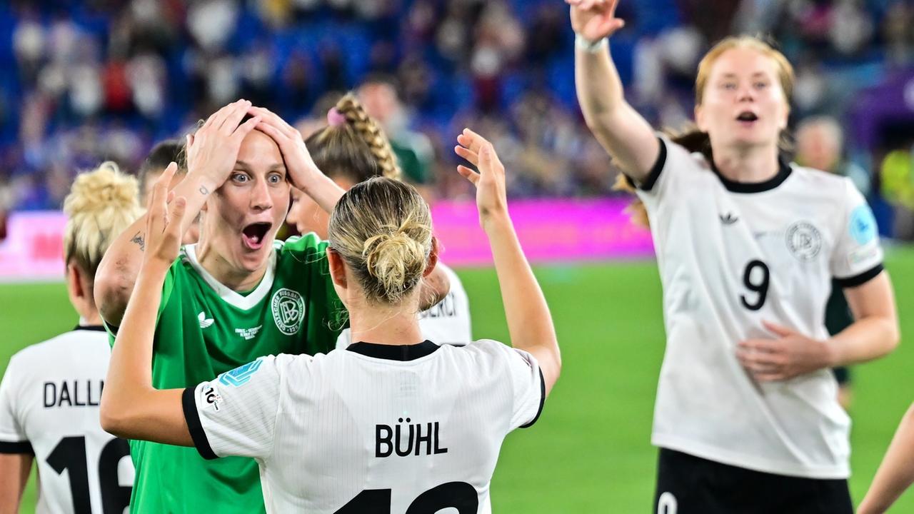 Frauenfußball im Abseits: Frauen-EM im Freien: Tübinger Gastronom ...