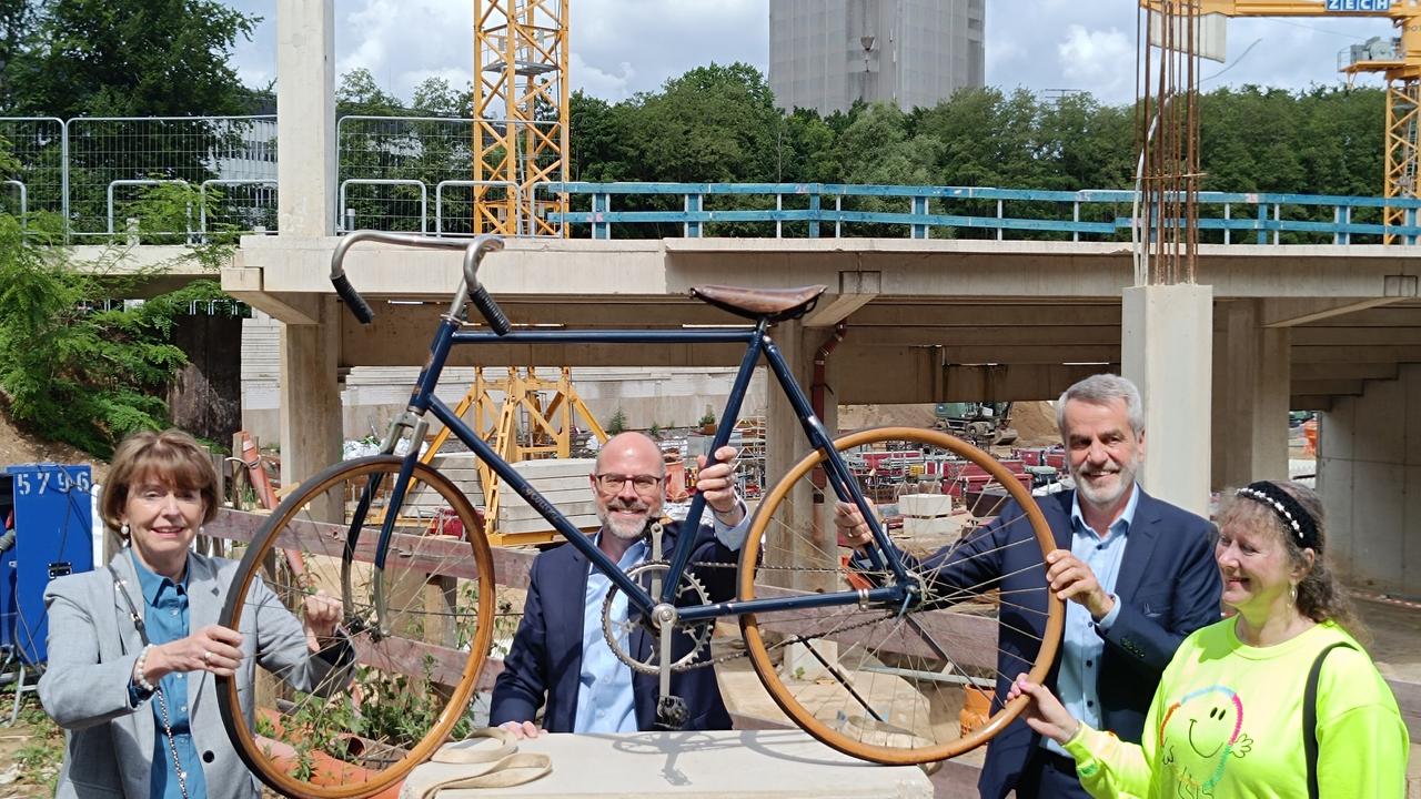 WDR-Sport: Neue Stätte für Radsportler: Grundsteinlegung für Radstadion ...