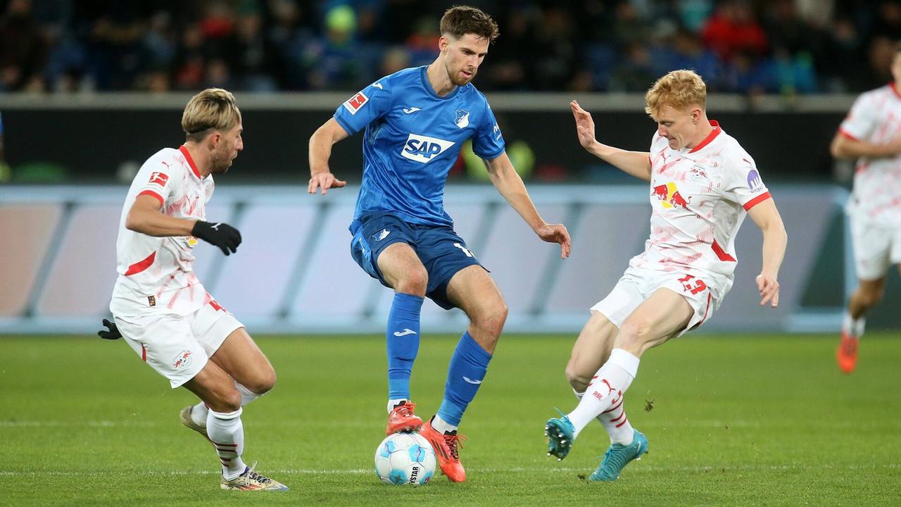 Fußball | Bundesliga: Promi-SMS, Ansprüche und Chefrollen – RB Leipzig ...