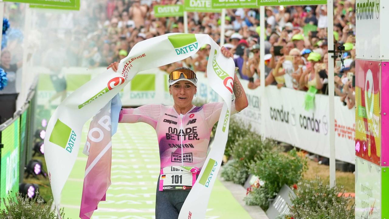 Deutsche Triathletin jubelt: Laura Philipp glücklich über ersten Sieg ...