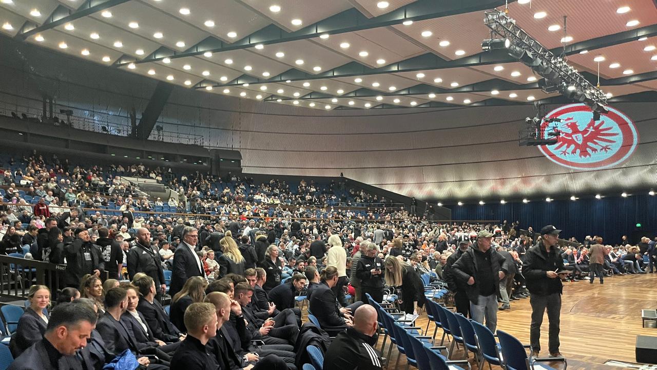 Mitgliederversammlung in Frankfurt: Hellmann auf Eintracht ...