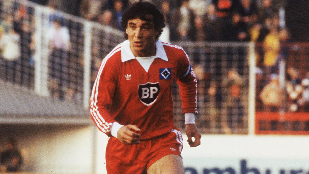 Felix Magath schießt Tor des Monats August 1981 | sportschau.de