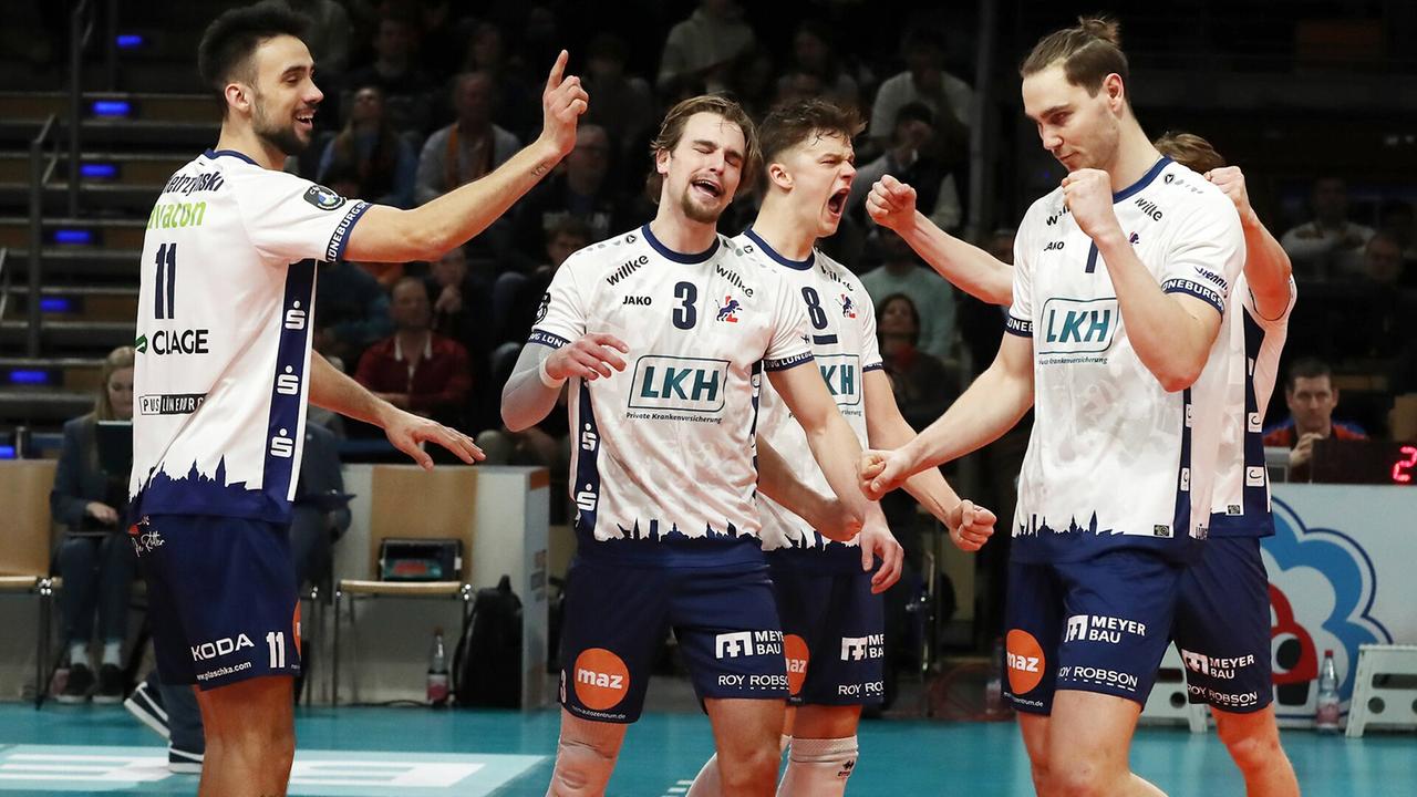 Gegen die Volleys Berlin: Lüneburg gelingt Sensation in der Champions ...
