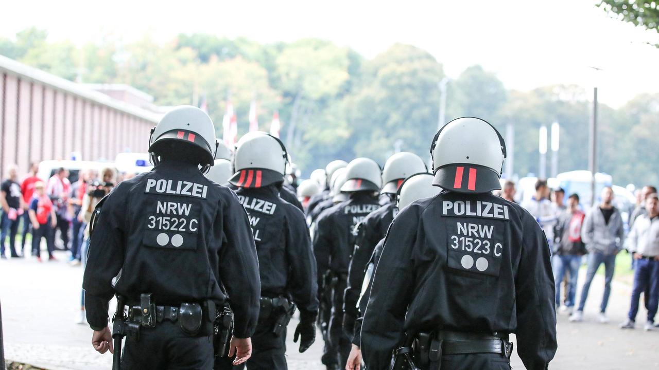 Pro und Contra: DFL übernimmt Kosten für Polizeieinsätze | sportschau.de