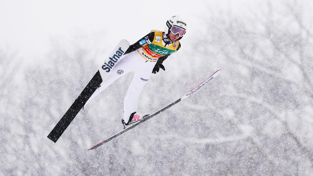 Skispringen in Sapporo: Prevc auf Rekordjagd beim "Tiefschnee-Springen ...