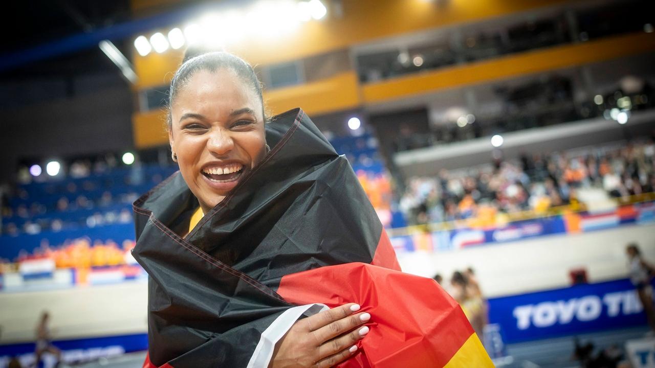 Spitzensport und Glaube : Olympiasiegerin Yemisi Ogunleye: "Die ...