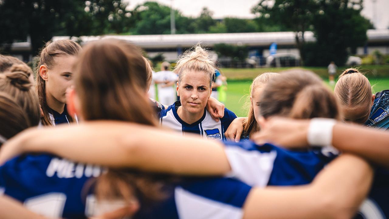Interview | Hertha-Neuzugang Jennifer Cramer: Hertha-Neuzugang Jennifer ...
