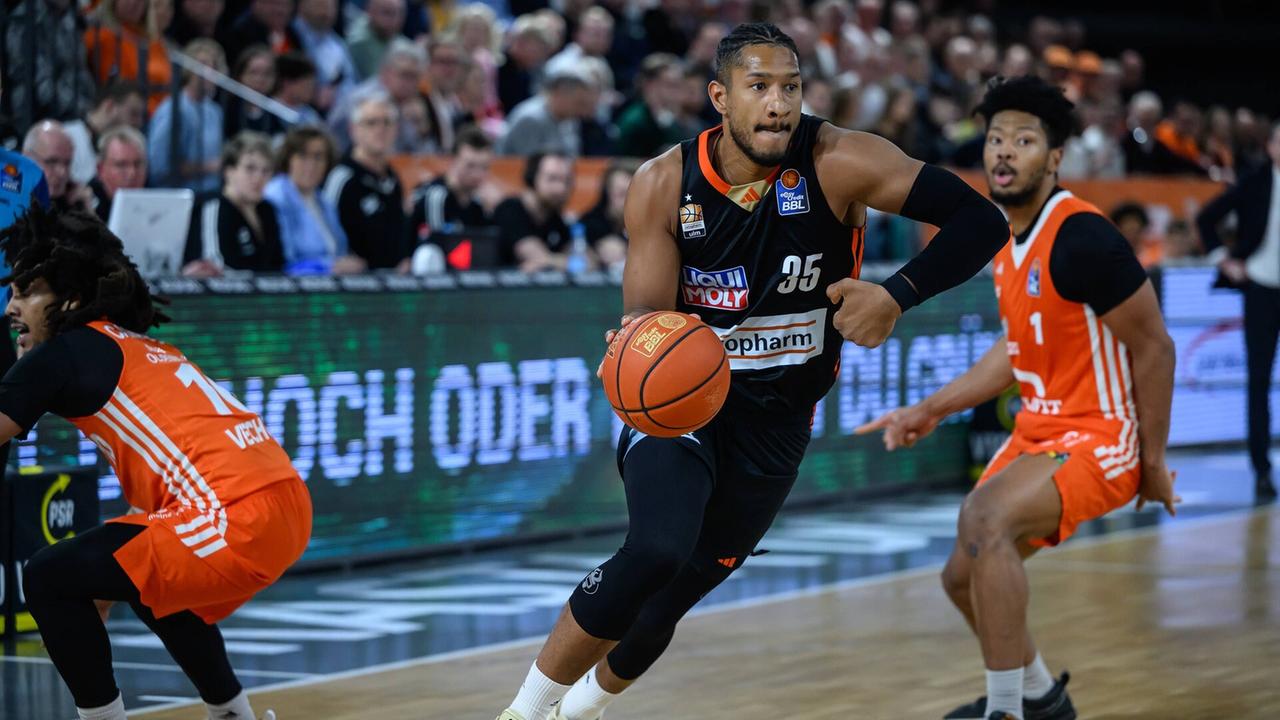 Basketball-Bundesliga: Ratiopharm Ulm holt Auswärtssieg in Vechta ...